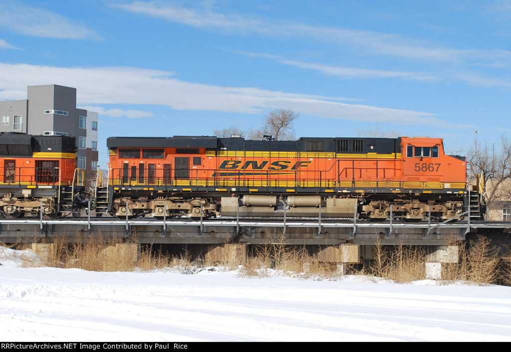 BNSF 5867